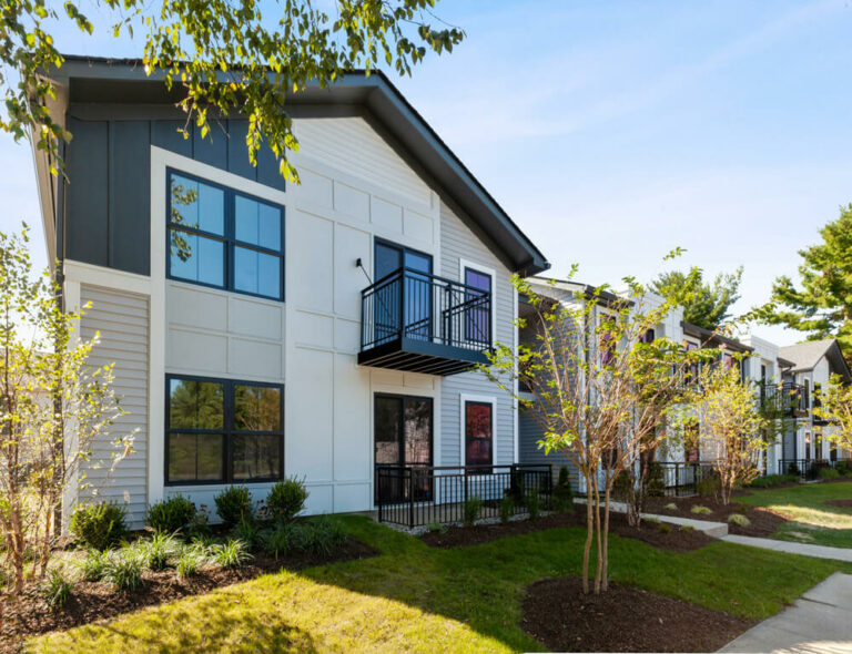 Photos of Apartments & Amenities | Hunters Glen