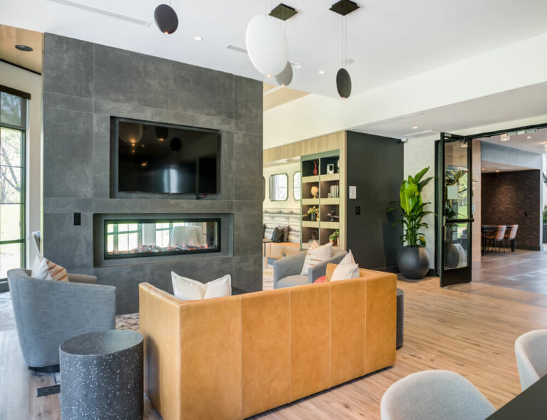 Photos of Apartments & Amenities | Hunters Glen