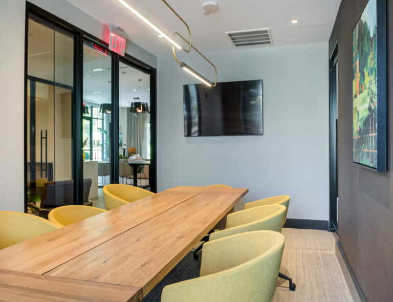 Photos of Apartments & Amenities | Hunters Glen