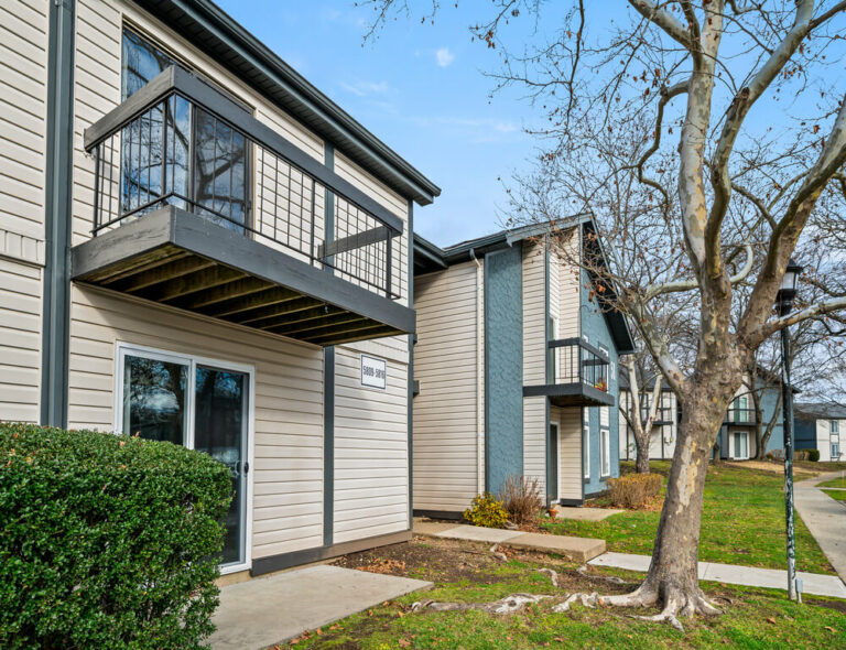 Photos of Apartments & Amenities | Hunters Glen