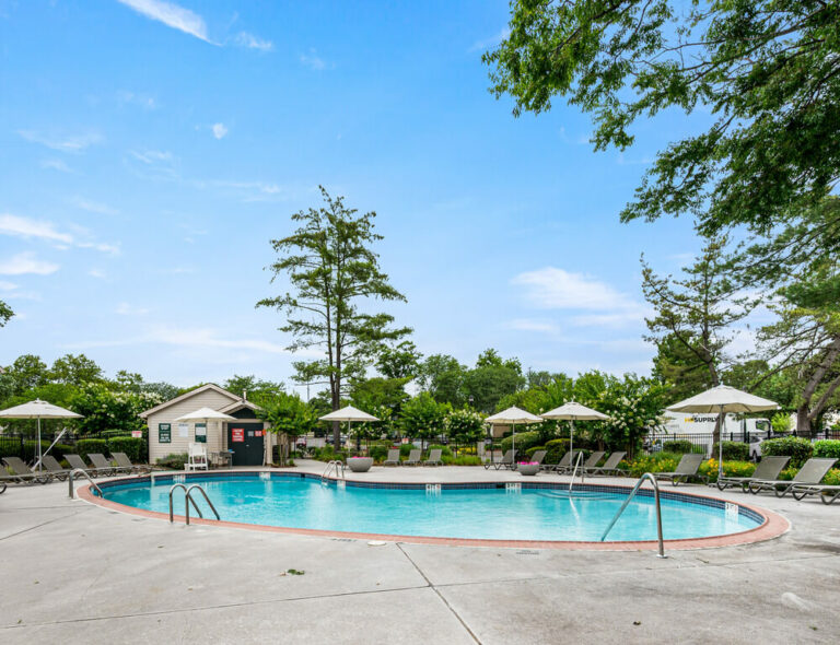 Photos of Apartments & Amenities | Hunters Glen