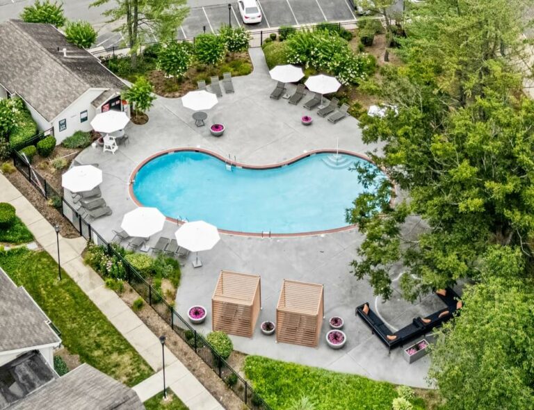 Photos of Apartments & Amenities | Hunters Glen