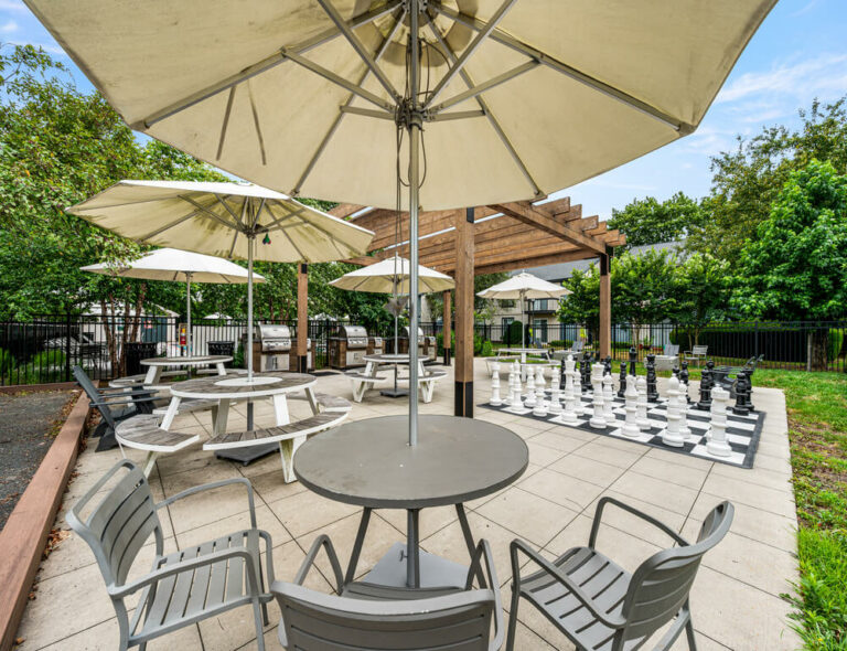 Photos of Apartments & Amenities | Hunters Glen