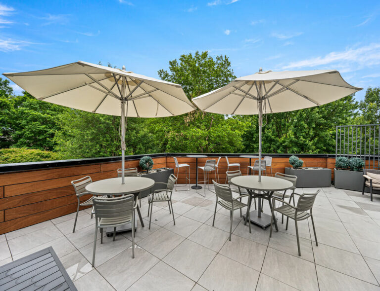 Photos of Apartments & Amenities | Hunters Glen