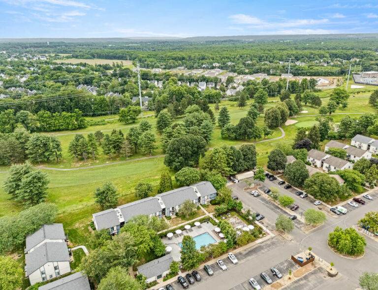 Photos of Apartments & Amenities | Hunters Glen