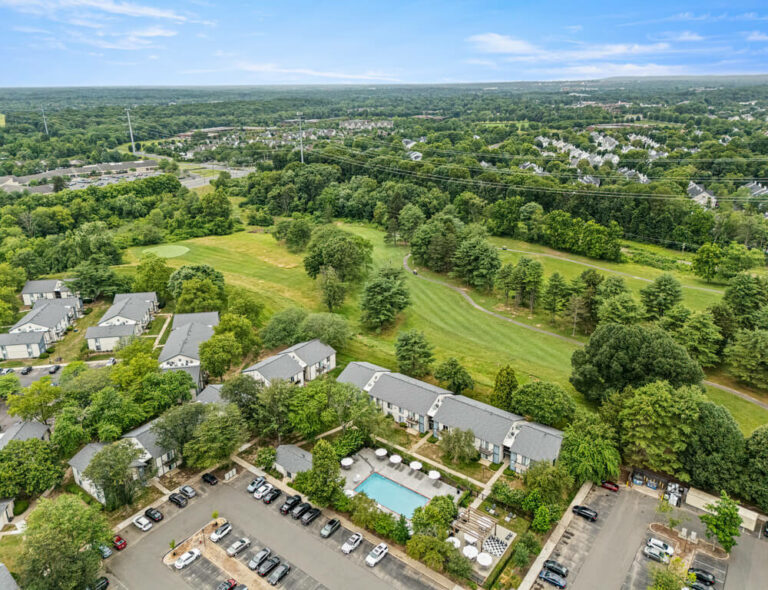 Photos of Apartments & Amenities | Hunters Glen