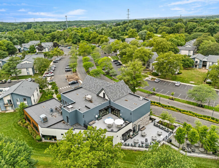 Photos of Apartments & Amenities | Hunters Glen