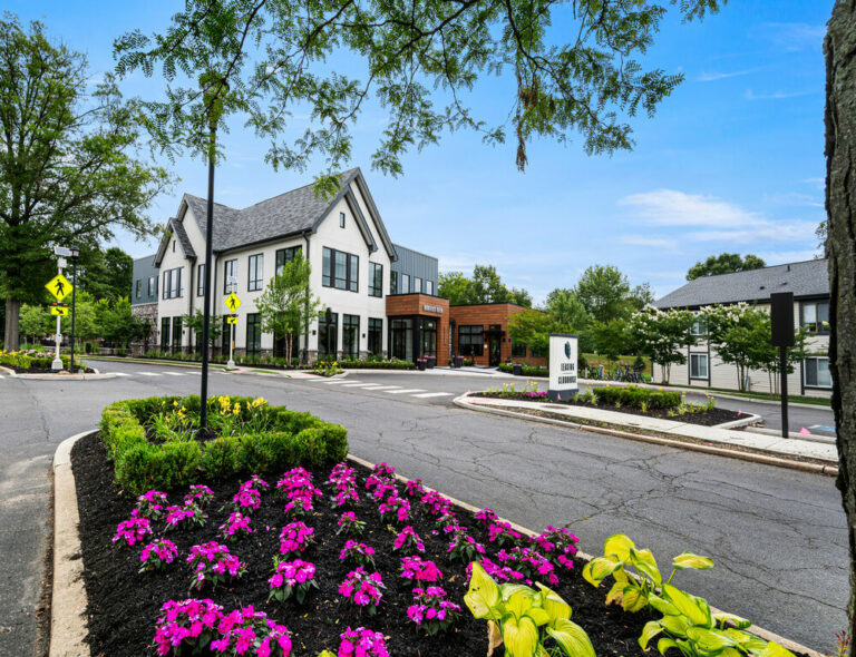 Photos of Apartments & Amenities | Hunters Glen